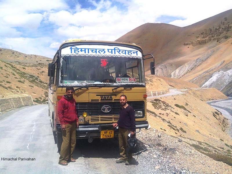 delhi-to-leh-bus - Vargis Khan