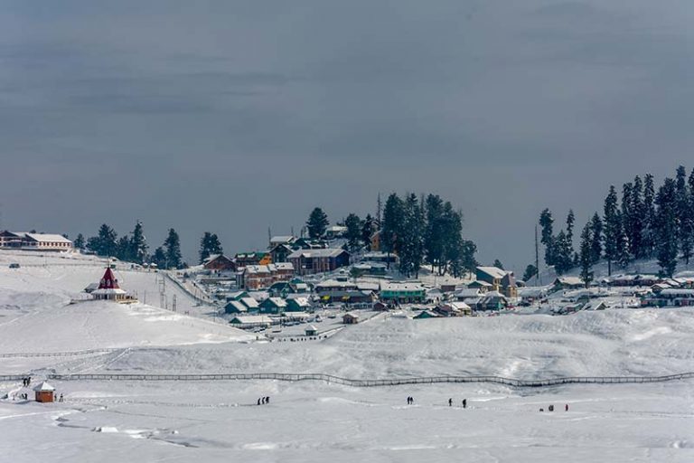 Gulmarg in January - The Wondrous White - Vargis Khan