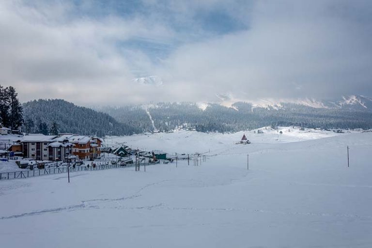 Gulmarg in January - The Wondrous White - Vargis Khan
