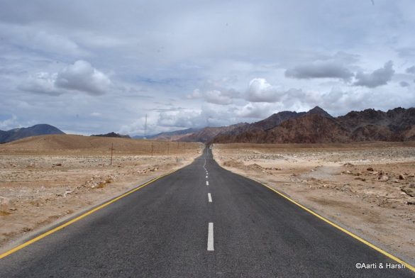 Sham Valley Sightseeing - Leh to Sham Valley Road Trip - Vargis Khan