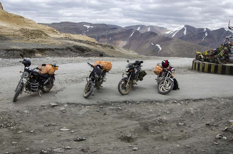 Tanglang La Pass, Ladakh - Travel Guide & Sightseeing - Vargis Khan