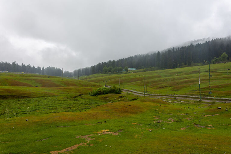 Yusmarg - A Comprehensive Travel Guide & Itinerary - Vargis Khan