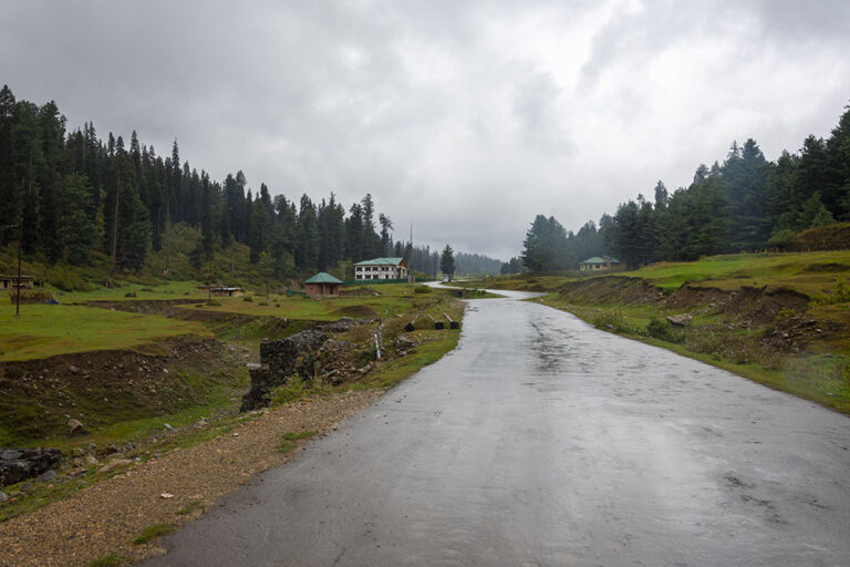 Yusmarg - A Comprehensive Travel Guide & Itinerary - Vargis Khan