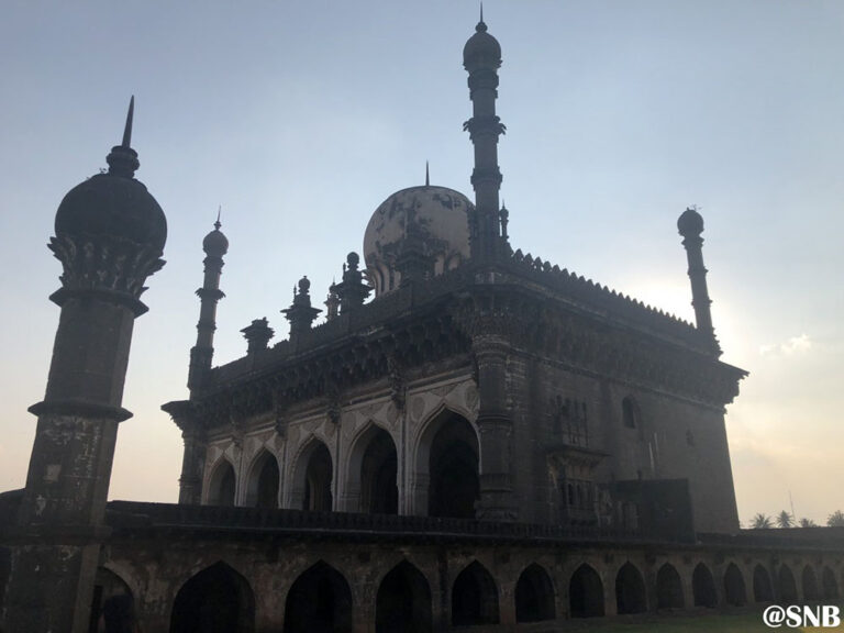 Places to Visit in Vijayapura - Sightseeing in Vijayapura - Vargis Khan