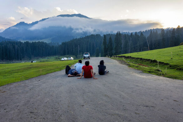 Doodhpathri - A COMPLETE Travel Guide & Itinerary - Vargis Khan