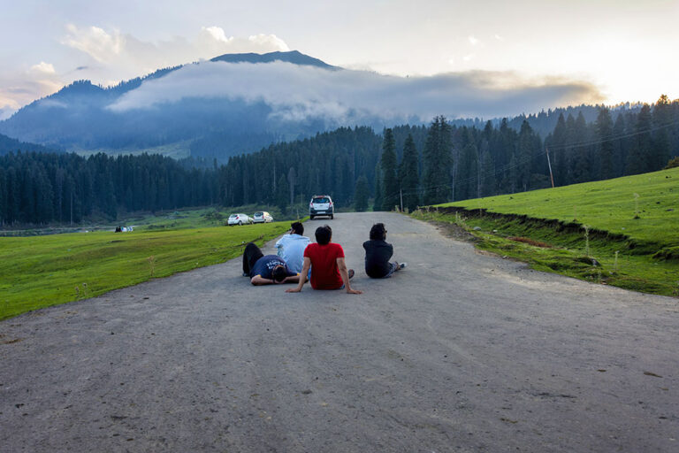 Doodhpathri - A COMPLETE Travel Guide & Itinerary - Vargis Khan