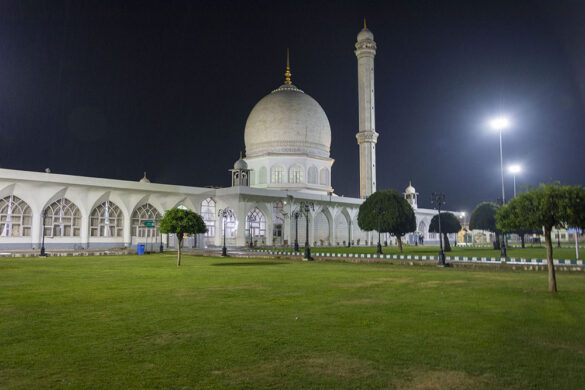 Hazratbal Shrine Srinagar - How to Reach, What to See